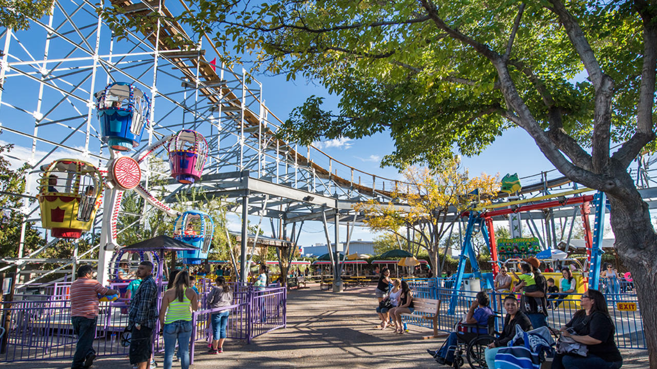 Attractions | Cliff's Amusement Park